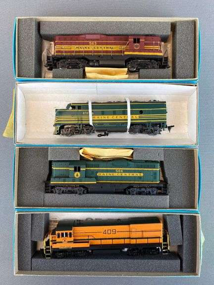 Group of 4 Athearn Main Central HO Scale Locomotives - Matthew Bullock ...