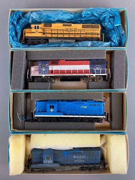Group of 4 HO Scale Diesel Locomotive - Matthew Bullock Auctioneers