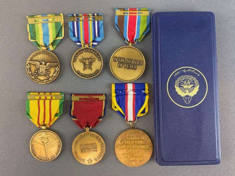Group of 7 US Medals and Boxed Iraq War - Matthew Bullock Auctioneers