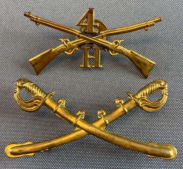 2 US Military Hat Badges - Matthew Bullock Auctioneers