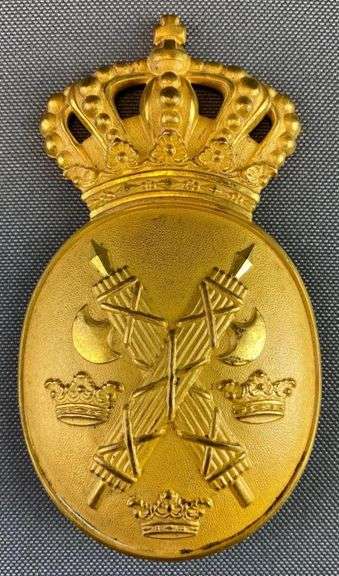 Gilt Swedish Police Badge - Matthew Bullock Auctioneers