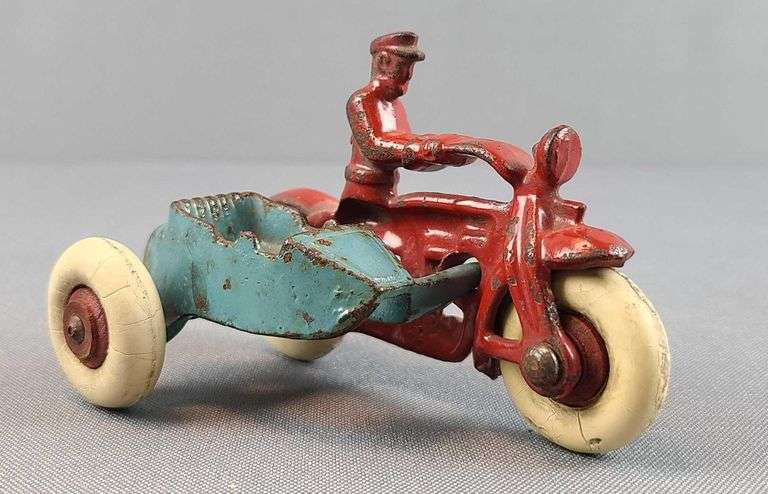 Hubley Cast Iron Cop Motorcycle with Sidecar - Matthew Bullock Auctioneers