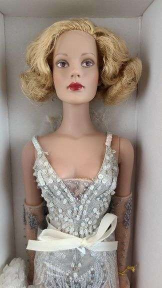Chicago Roxie Doll - Matthew Bullock Auctioneers