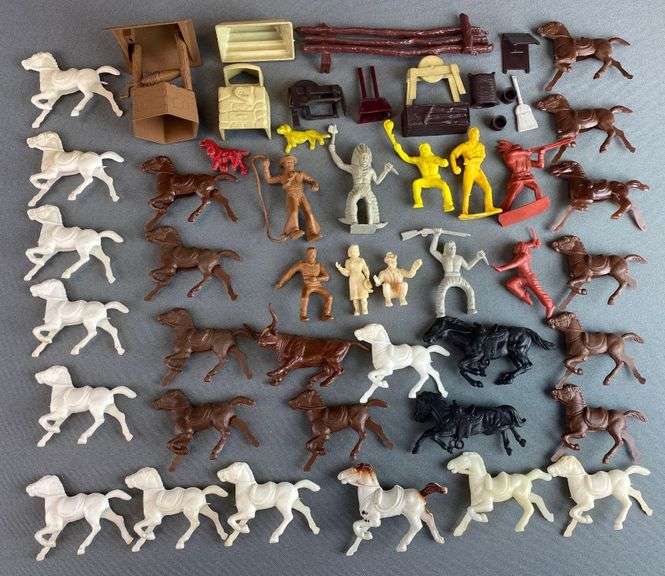 Group of Marx Western Playset Figures - Matthew Bullock Auctioneers