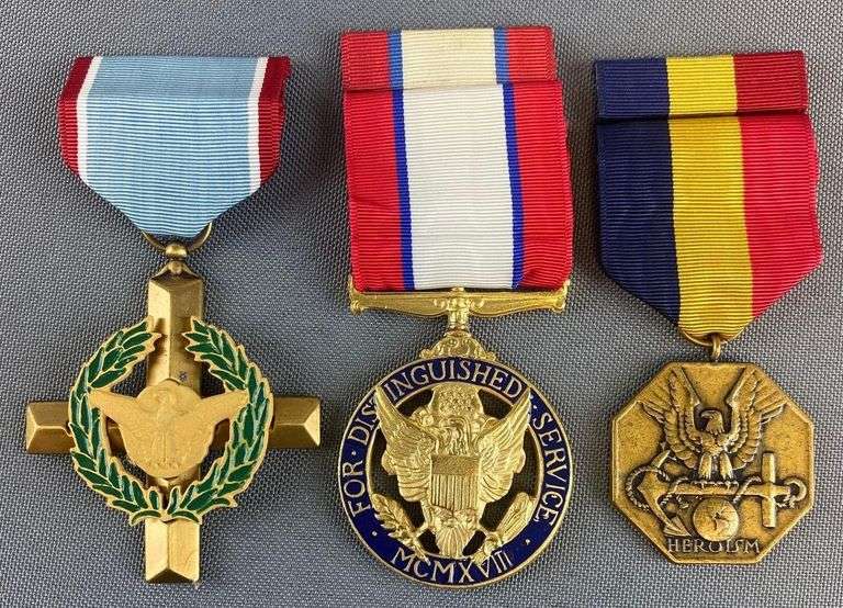 Group of 3 US Military Valor Medals - Matthew Bullock Auctioneers