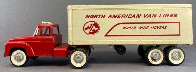North American Van Lines Vehicle - Matthew Bullock Auctioneers