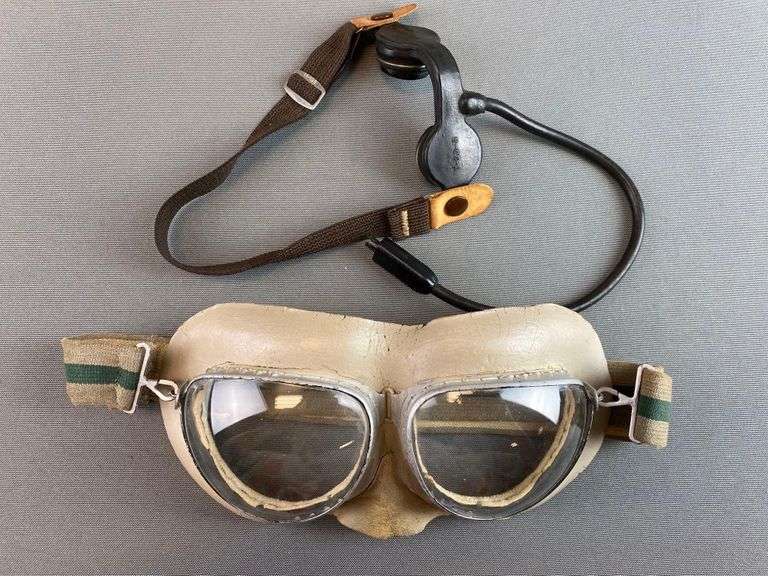 WW1 White Leather Flying Cap with Goggles - Matthew Bullock Auctioneers