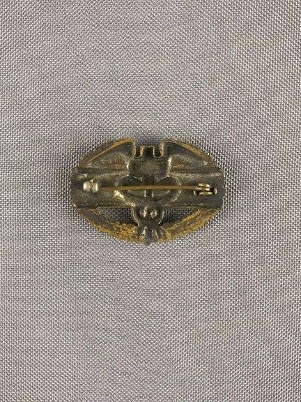 WW2 US Military Hollow Back Medic Pin - Matthew Bullock Auctioneers
