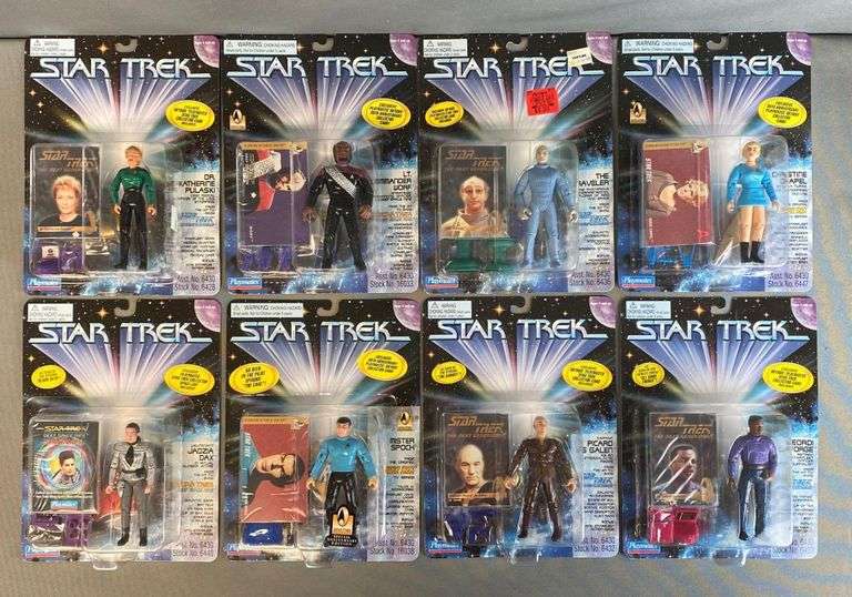 Group of 8 Playmates Star Trek Action Figures - Matthew Bullock Auctioneers