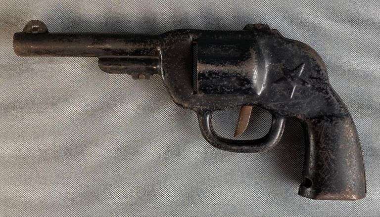 Toy Metal Clicker Gun - Matthew Bullock Auctioneers