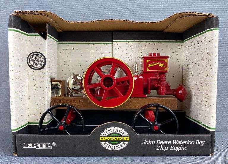 ERTL John Deere Waterloo Boy 2hp Die-Cast Engine - Matthew Bullock ...