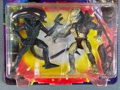 Kenner Aliens Vs Predator Action Figures - Matthew Bullock Auctioneers