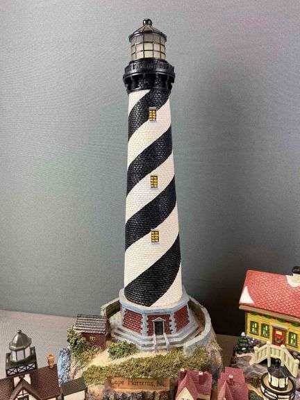 Group of 6 Assorted Lighthouse Models - Matthew Bullock Auctioneers