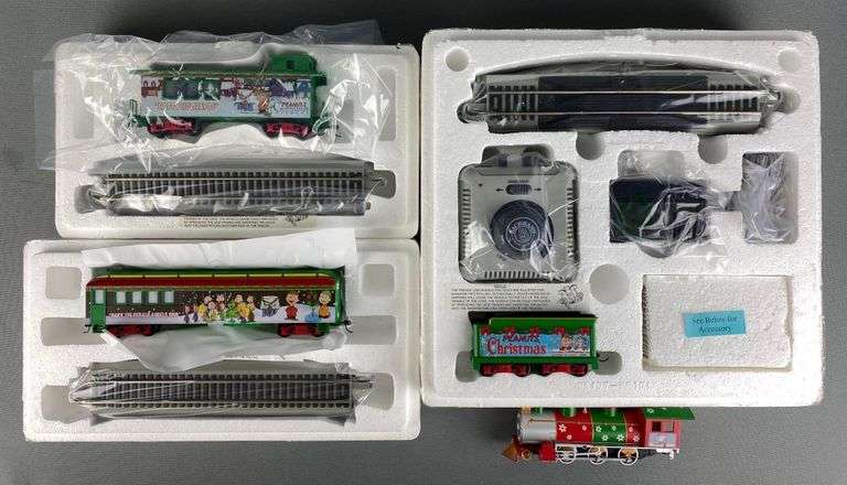 Hawthorne Village Peanuts Electric Illuminated Holiday Train - Matthew ...