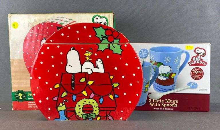Group of 2 Boxed Peanuts Snoopy Kitchen Items - Matthew Bullock Auctioneers
