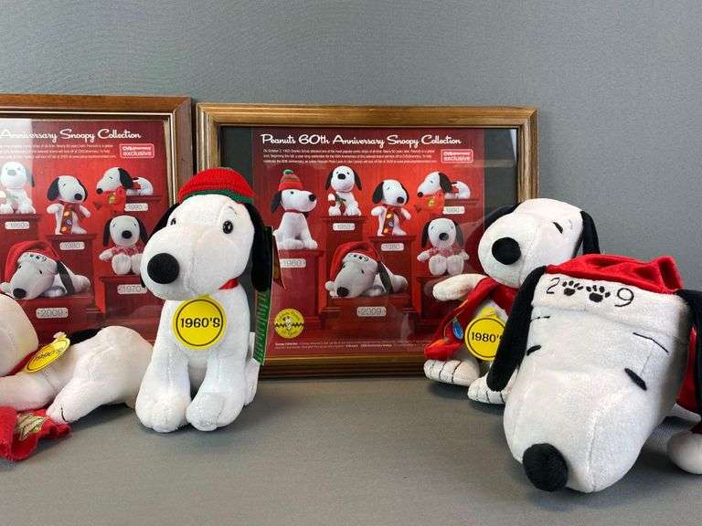 Peanuts 60th Anniversary Snoopy Collection with Frames - Matthew ...