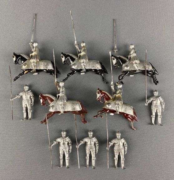 Group of 10 Lead Medieval Knights in Armor - Matthew Bullock Auctioneers