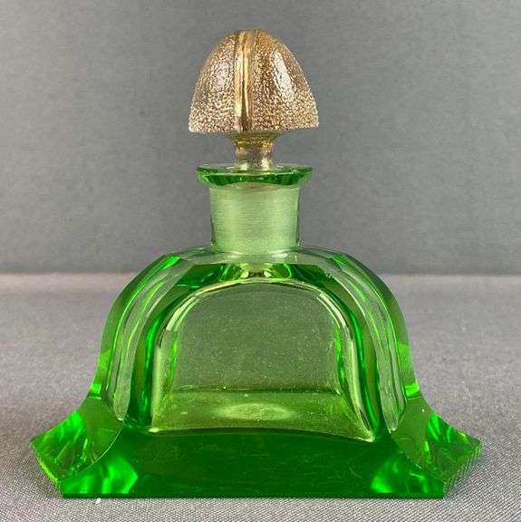 Emerald Green Glass Perfume Bottle - Matthew Bullock Auctioneers