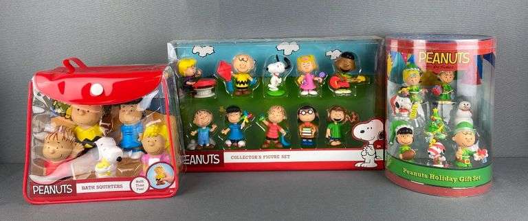Group of 3 Just Play Peanuts Figure Sets - Matthew Bullock Auctioneers