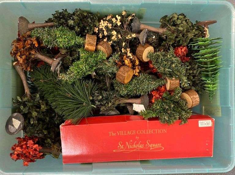 Box Of G scale Trees - Matthew Bullock Auctioneers