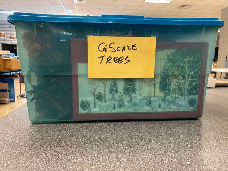 Box Of G scale Trees - Matthew Bullock Auctioneers