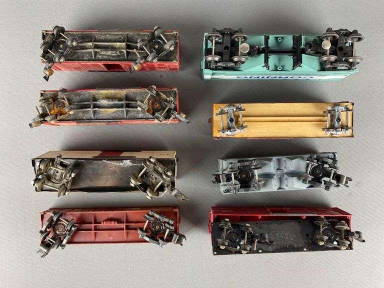 Group of 8 Assorted O Scale Train Cars - Matthew Bullock Auctioneers