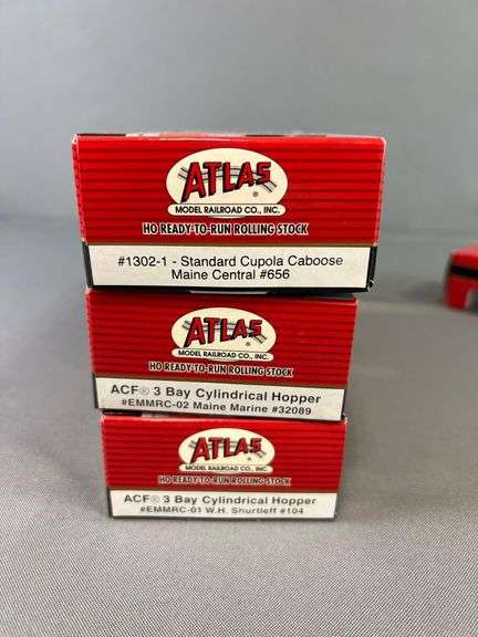 Group of 5 atlas and Ertl HO scale train cars - Matthew Bullock Auctioneers