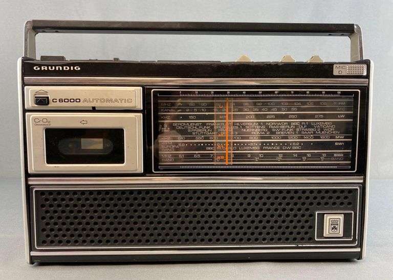 Grundig Model C6000 Automatic Stereo - Matthew Bullock Auctioneers