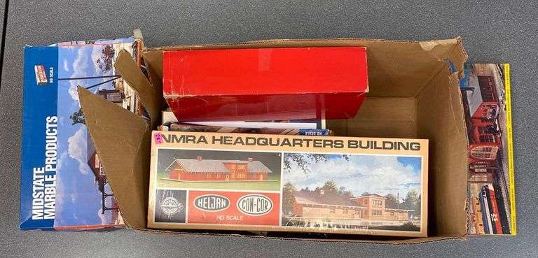 Group Of 7 Ho Scale Buildings - Matthew Bullock Auctioneers