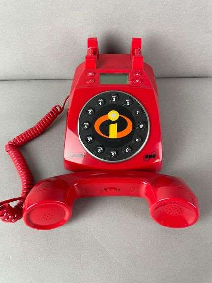 Disney Pixar The Incredibles Telephone - Matthew Bullock Auctioneers