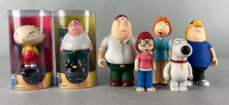 Group of 7 Assorted Family Guy Figures - Matthew Bullock Auctioneers