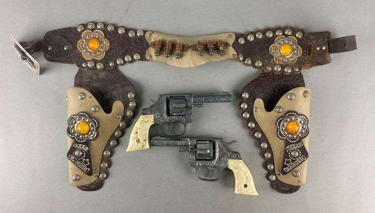 Bronco Die-Cast Cap Guns with Texas Ranger Leather Holster - Matthew ...