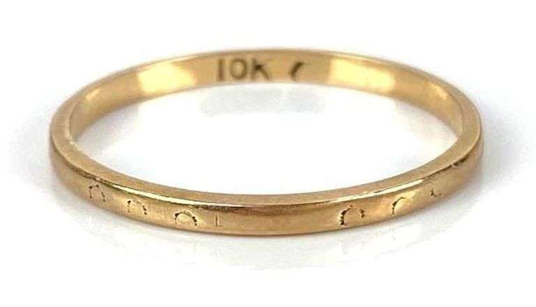 10K Gold Ring - Matthew Bullock Auctioneers
