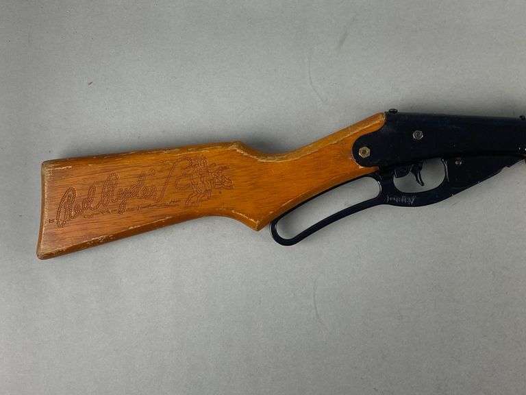 Daisy Model 1938B Air Rifle - Matthew Bullock Auctioneers