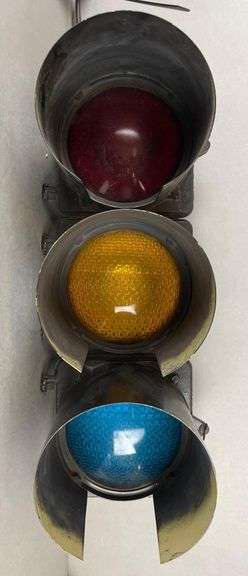 Traffic Signals Inc. 3 Light Traffic Signal - Matthew Bullock Auctioneers
