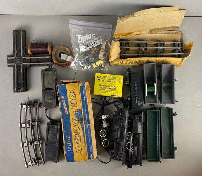 Group of 15+ Assorted Train Items - Matthew Bullock Auctioneers