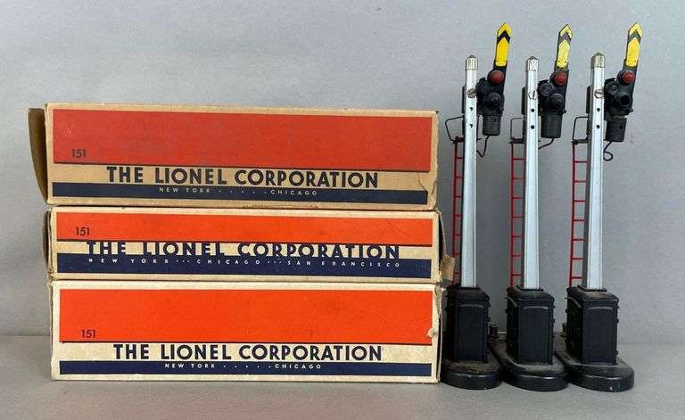 Group of 3 Lionel O Scale No. 151 Semaphores - Matthew Bullock Auctioneers