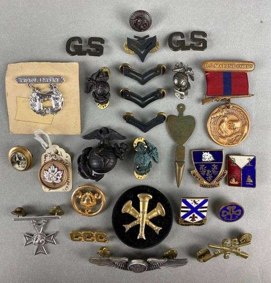 Group of Pins, Military, USMC, and More - Matthew Bullock Auctioneers