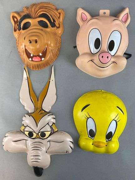 Group of 4 Looney Tunes Vacuum Form Masks and More - Matthew Bullock ...