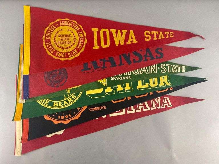 6 - 1960s University Pennants - Matthew Bullock Auctioneers