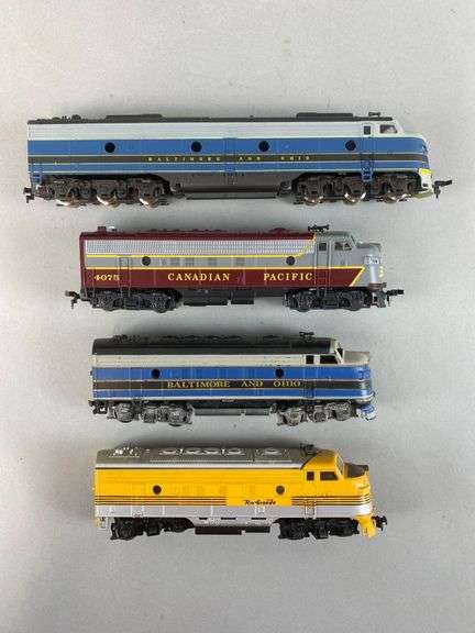 Group of 4 HO Scale Diesel Locomotives - Matthew Bullock Auctioneers
