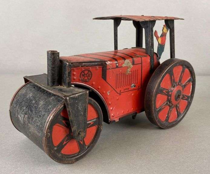 Marx Toys Tin Wind Up Tractor - Matthew Bullock Auctioneers