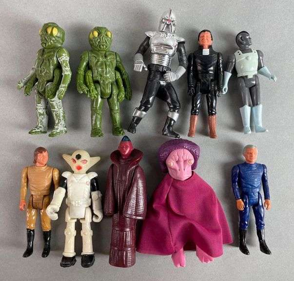 Group of 10 Vintage Battlestar Galactica Action Figures - Matthew ...