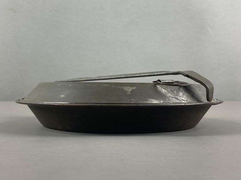 Spanish-American War US Round Metal Mess Kit - Matthew Bullock Auctioneers