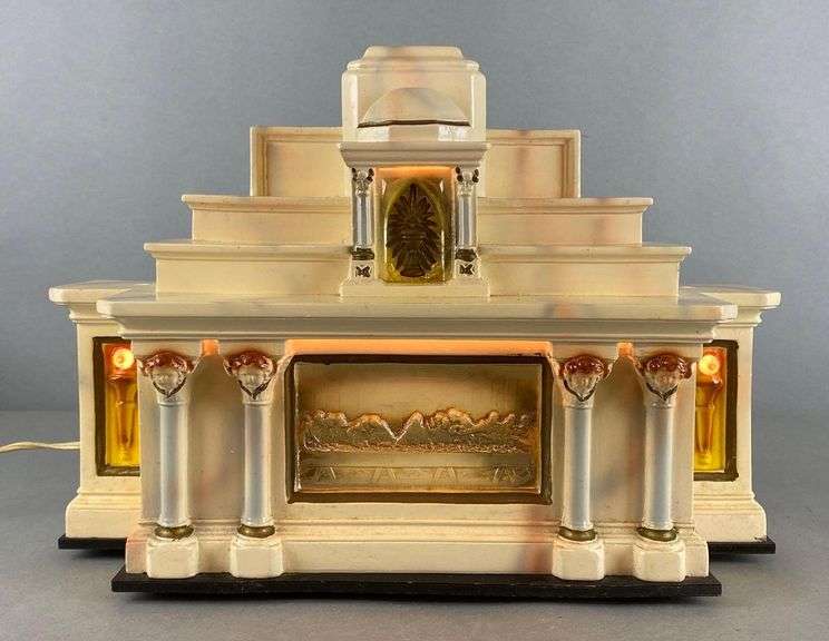 Vintage Last Supper Chalkware Music Box Lamp - Matthew Bullock Auctioneers