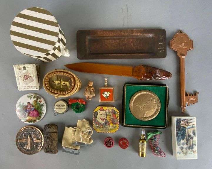 Group of 20+ Assorted Items - Matthew Bullock Auctioneers