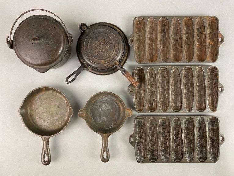 Group of 7 Doll Size Cast Iron Kitchen Items - Matthew Bullock Auctioneers