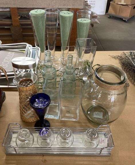 Group of Clear Glass Items - Matthew Bullock Auctioneers