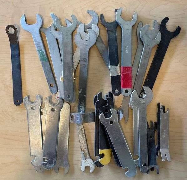 Large Group of Tool Wrenches - Matthew Bullock Auctioneers