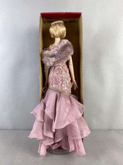 Tonner Daisy Fashion Doll - Matthew Bullock Auctioneers